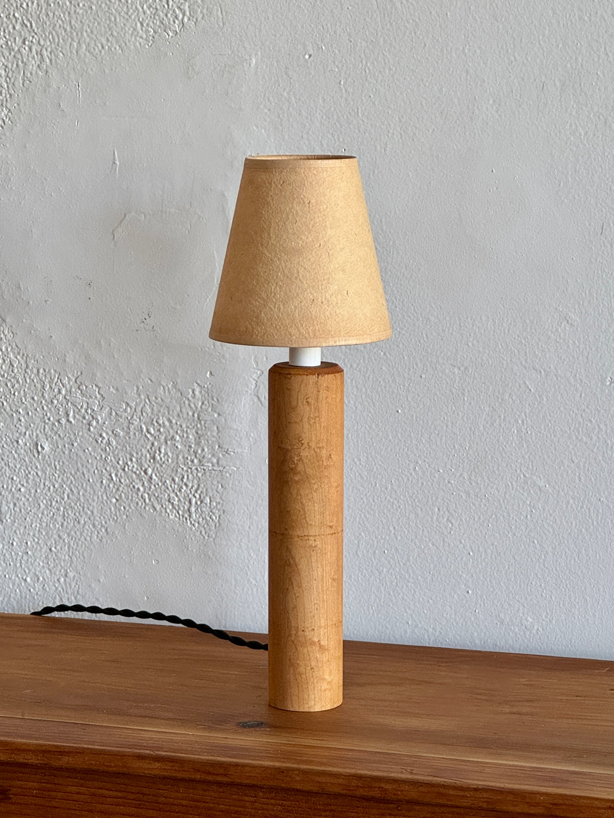 Petite Slender Column Lamp A– elementi